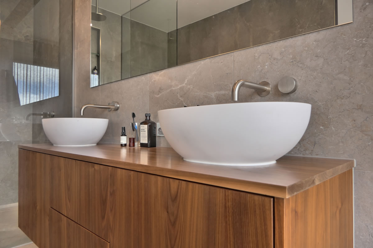 ACE Mt Franklin - Genesis FX