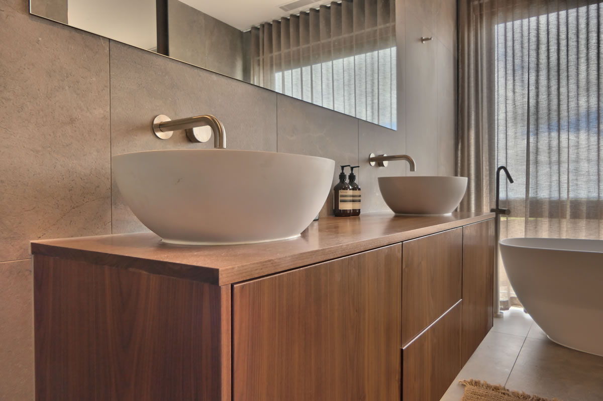 ACE Mt Franklin - Genesis FX